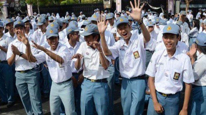 Tak Bisa Ikut Ujian Karena Belum Bayar Uang Praktik, Siswa SMK Gadai HP, Kepsek Langsung Dicopot ...