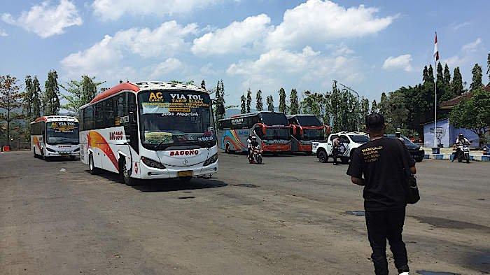 Usai Harga BBM Naik, Sopir Angkot dan Bus di Trenggalek Keluhkan ...
