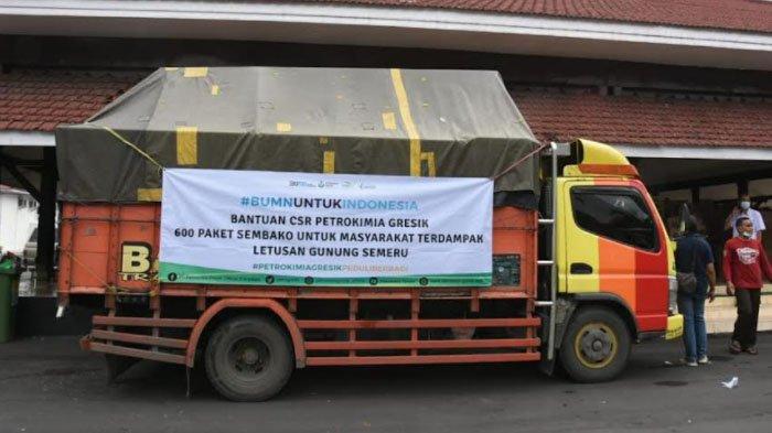 Petrokimia Gresik Salurkan 600 Paket Sembako Untuk Korban Gunung Semeru Meletus - Surya.co.id
