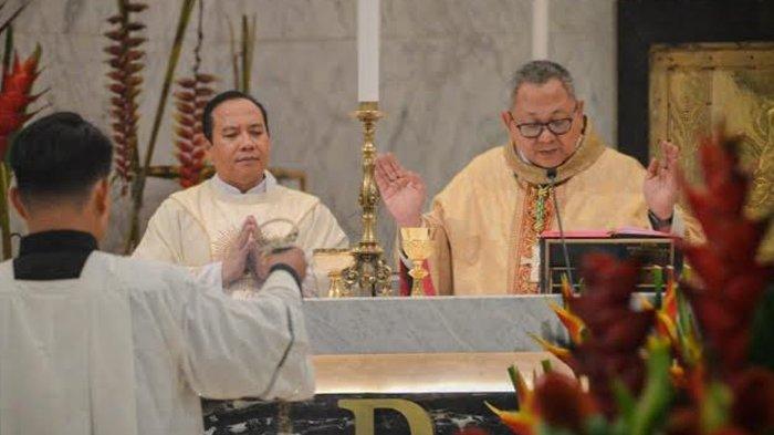 Pemimpin Umat Katolik Paus Fransiskus Wafat, Keuskupan Surabaya akan Gelar Misa Requiem Selasa ...