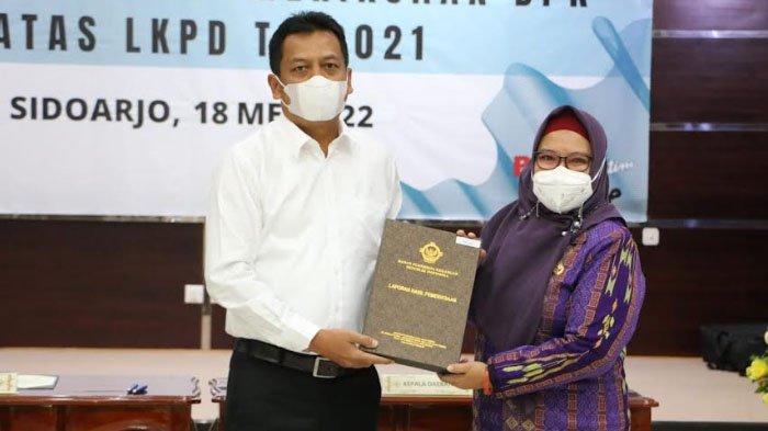 Pemkab Gresik Kembali Raih WTP Ketujuh Kalinya, Ini Pesan Wabup Aminatun Habibah - Surya.co.id