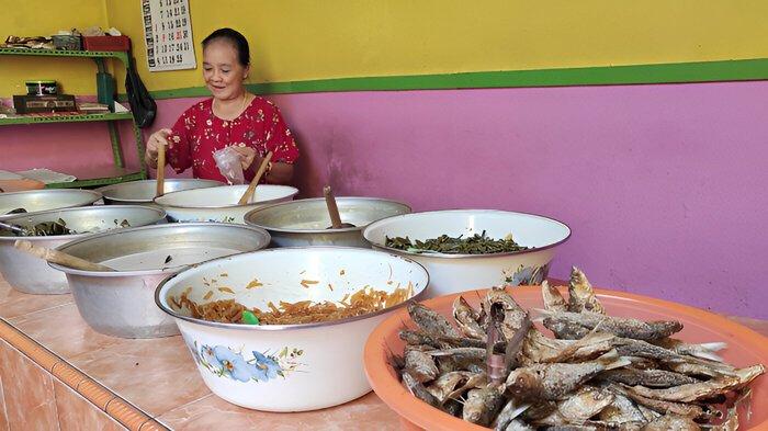 Warung Mak Ti di Desa Jatinom Blitar, Surganya Penggemar Masakan Khas ...