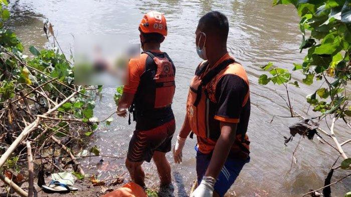 BREAKING NEWS Jasad Pria Tak Dikenal Mengambang di Sungai Bondoyudo ... BREAKING NEWS Jasad Pria Tak Dikenal Mengambang di Sungai Bondoyudo ...