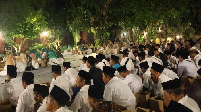 Ratusan Warga Nahdliyin Plosoklaten Gelar Doa Bersama, Dukung Deny-Mudawamah di Pilkada Kediri ...