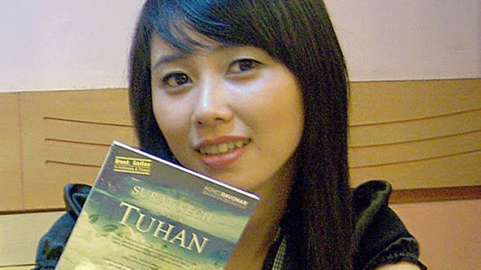 Dewi Saraswati dalam Agnes Davonar - Surya.co.id