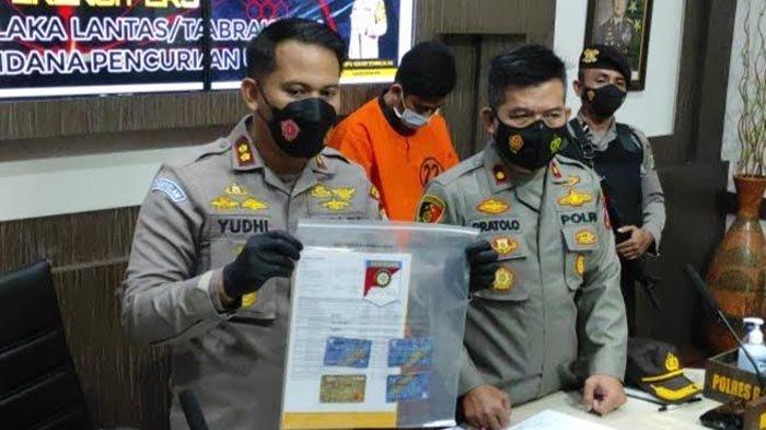 Tukar Kartu ATM, Sales Roti di Blitar Kuras Uang Tabungan Pelanggan Rp 64 Juta - Halaman all ...