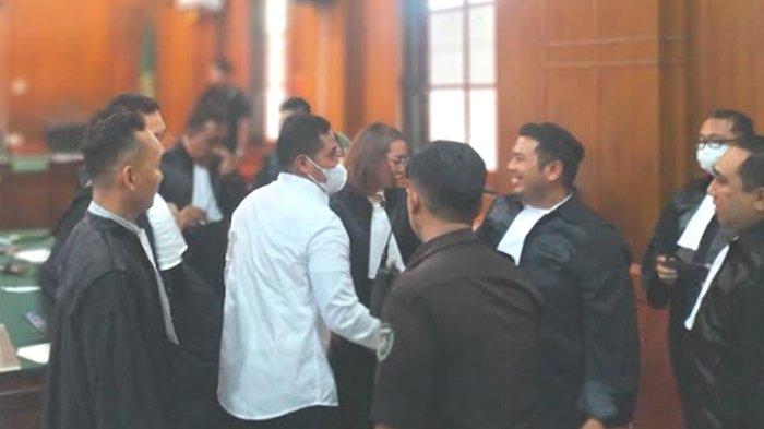 Gas Air Mata Tertiup Angin, Kasatsamapta Polres Malang Divonis Bebas ...