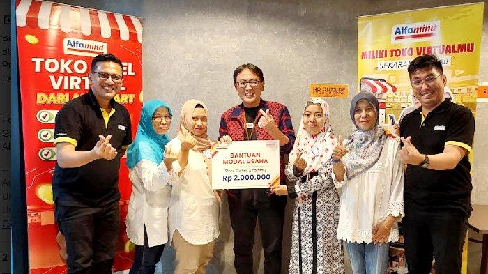 Alfamart Hibahkan Modal Usaha Rp 160 Juta pada Pemilik Toko Virtual Alfamind - Surya.co.id