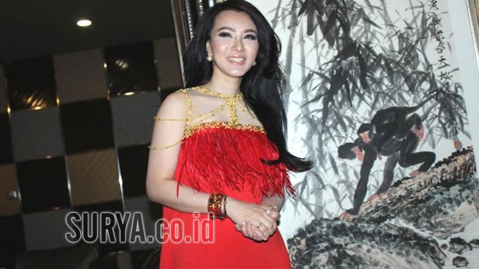 Amelia Salim: Berbagi Tugas dengan Kakak - Surya.co.id