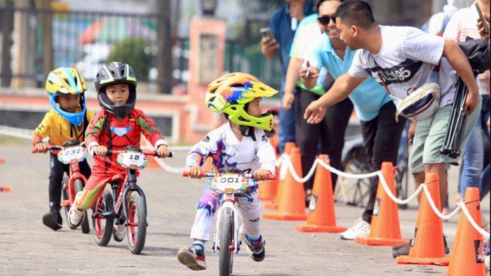Beri Efek Positif di Masa Pertumbuhan, Ratusan Anak Beradu Sepeda di ...