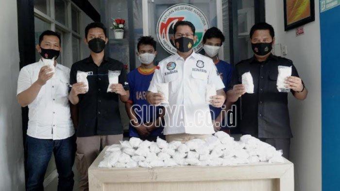 Kakak Beradik di Pare Kabupaten Kediri Nekat Jualan 89 Ribu Pil Dobel L ...