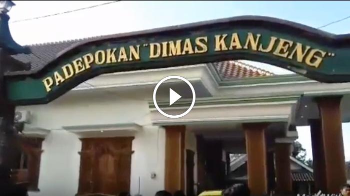 Polda Jatim Sita Enam Mobil dari Padepokan Dimas Kanjeng Taat Pribadi ...