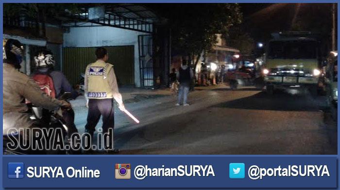 BREAKING NEWS - Arus Lalu Lintas Padat, Polisi Berlakukan Sistem Buka Tutup di Jalur ini - Surya ...