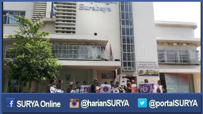 SPLM Peringati May Day di Monumen Pers - Surya.co.id