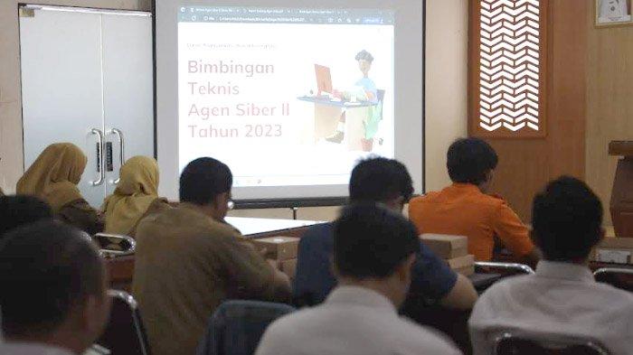 Diskominfo Gelar Bimtek Untuk Agen Siber Perkuat Kemampuan Jaga Data Pribadi dan Informasi ...