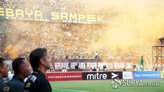 Jelang Lawan PSS Sleman, Bonek Kritik Persebaya di Stadion GBT: Ada Warning dari Kita, Tunggu ...