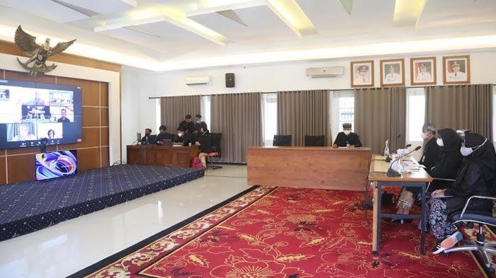 Menuju Top 30 Kovablik Jatim 2021, Bupati Ipuk Paparkan Inovasi ‘Banyuwangi Mengajar’ - Surya.co.id