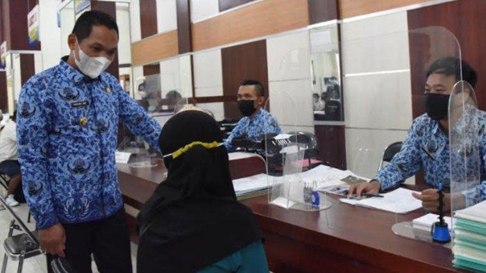 Bupati Lumajang Thoriqul Haq Sidak Kinerja ASN di Hari Pertama Masuk Kerja Usai Libur Lebaran ...