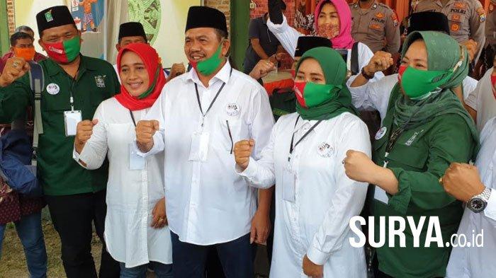Mas Pung dan Titik Masudah Resmi Mendaftar ke KPU di Pilbup Mojokerto 2020 Hari Ini - Surya.co.id