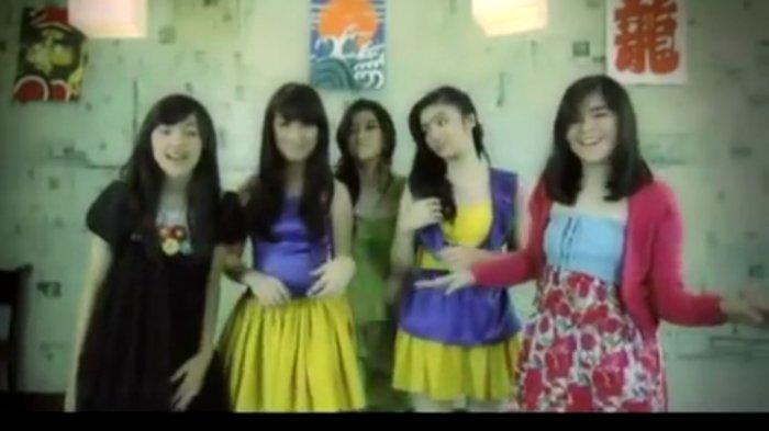 Lirik & Chord Lagu Sendiri Lagi - Blink yang Viral di TikTok, 'Lagi dan ...