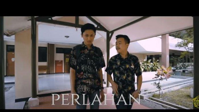 Lirik Lagu Perlahan - Guyon Waton, 'Perlahan Engkaupun Menjauh dari ...