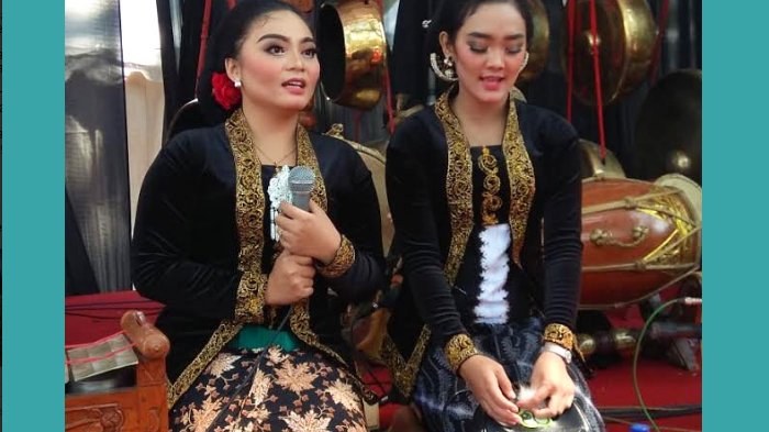 Potret Deviola dan Brigitta yang Belajar Otodidak Jadi Penyanyi Sinden ...