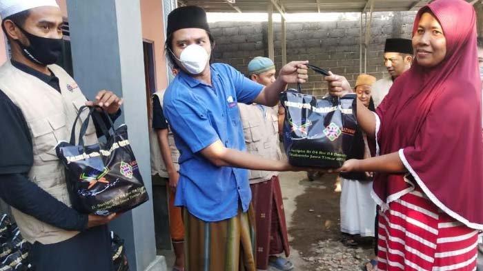 Jam'iyah Tahfidz Quran Situbondo Bagikan 1.000 Paket Sembako ke Dhuafa dan Warga Terdampak Covid ...