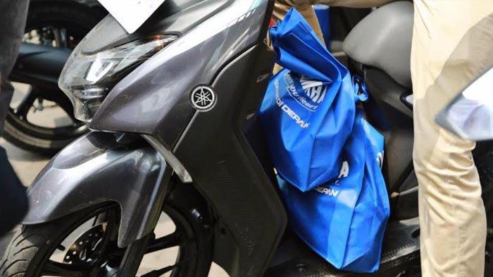Doubel Hook Yamaha Gear 125, Kenyamanan Tanpa Batas Saat Angkut Barang ...