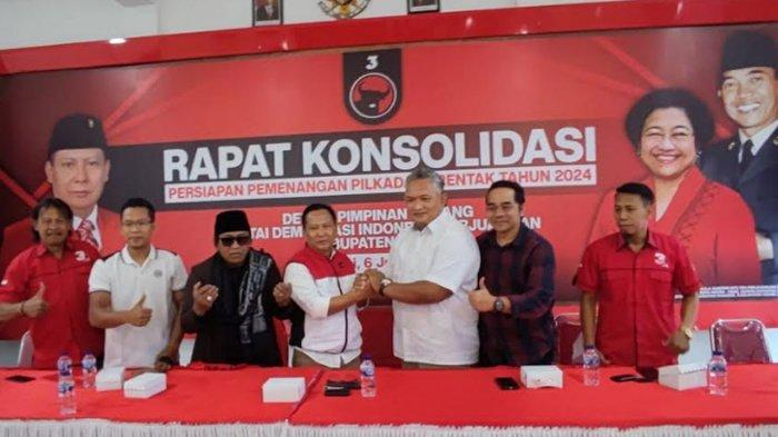 dr Ari Purnomo Adi Daftar Bacawabup Pilkada Kediri 2024 ke PDI ...