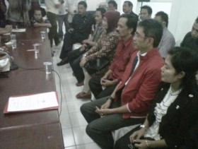 Edi Rumpoko Serahkan Berkas Yayuk-Moko - Surya.co.id