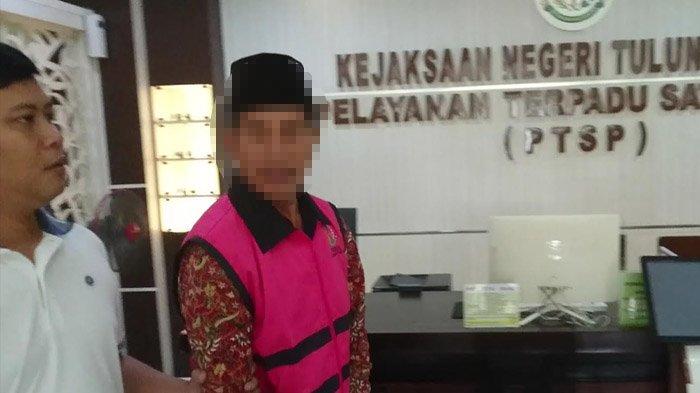 JK Dijebloskan ke Lapas Tulungagung, Eks Pimpinan DPRD Jayapura Sempat Buron Usai Korupsi 200 ...