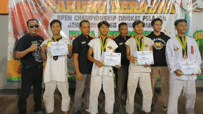Borong 28 Medali, Tarung Derajat Kabupaten Kediri Sabet Juara Umum Kejurprov Jatim 2024 - Surya ...