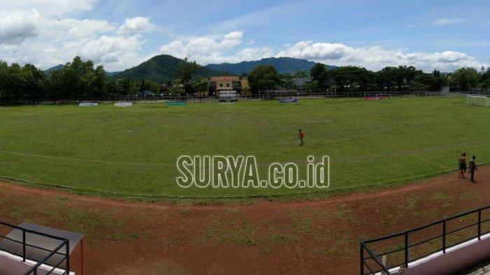 Persiapan Liga 3 Tahun 2023, Rumput Stadion Menak Sopal Trenggalek akan ...