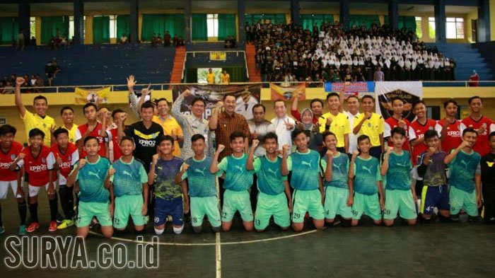 167 Tim Ramaikan Turnamen Futsal Wakil Bupati Cup 2 ‎Banyuwangi - Surya.co.id