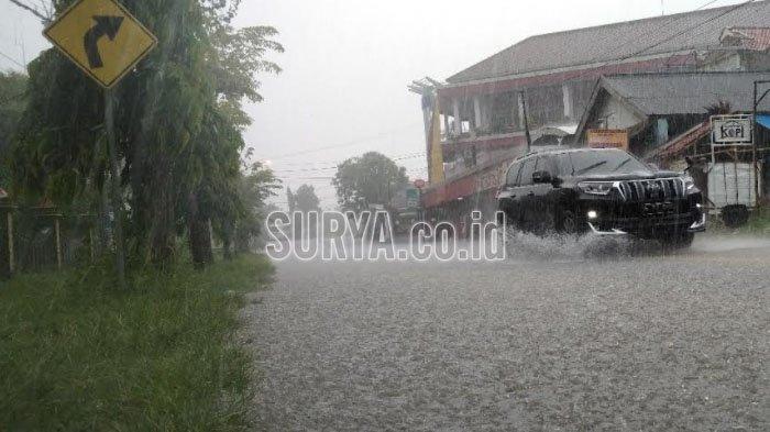 Sebagian Wilayah Jatim Diguyur Hujan saat Musim Kemarau, Ini Penjelasan BMKG - Surya.co.id