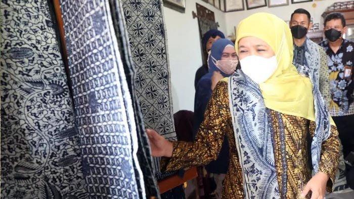Menengok Desa Penghasil Batik Tulis Tenun Gedog Khas Tuban yang ...