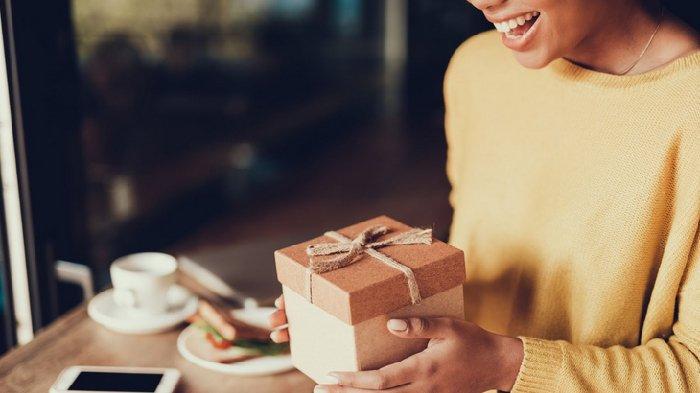 Intip Ide Kado Anti-Mainstream untuk Si Aquarius dan Pisces yang Ulang ...