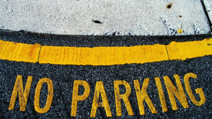 Duh, Sudah Ada Rambu Larangan Parkir, Tapi Masih Banyak Pemilik Mobil ...