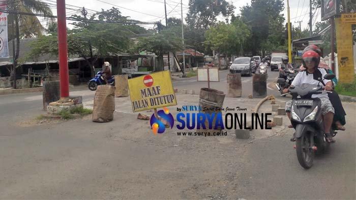Usai Proyek Drainase, Jalan Kartini Sumenep Ambles Sampai 3 Kali. Warga ...