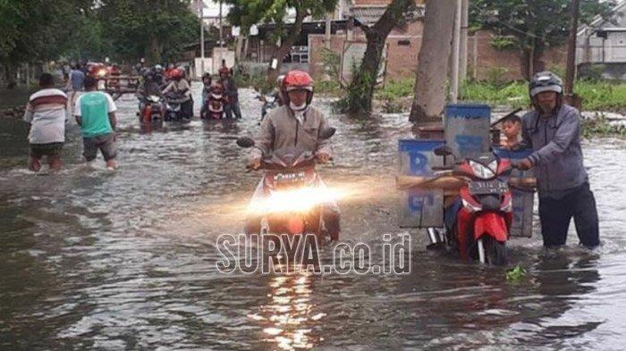 Banjir Luapan Kali Lamong di Cerme Kabupaten Gresik, Ada Sekolah yang Terpaksa Diliburkan ...