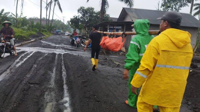 Di Lokasi Bekas Lahar Gunung Semeru Lumajang Ditemukan Lagi Dua Jasad ...