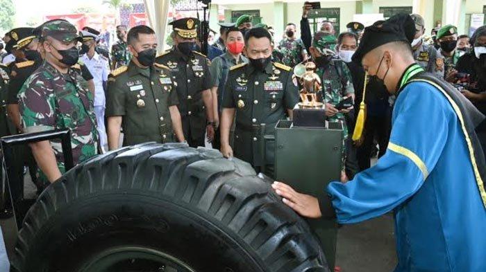 50 Wisudawan Poltekad Kodiklat Malang Tampilkan Hasil Teknologi ...