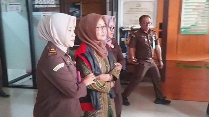 Nasib Apes Kades Suprapti Di Madiun, Bangun Kolam Renang di Desa Rp1 M ...