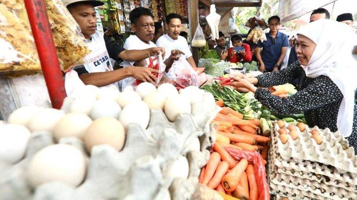 Pilgub Jatim 2024, Kampanye di Kota Blitar, Khofifah Bertemu Pedagang Pasar Templek - Surya.co.id
