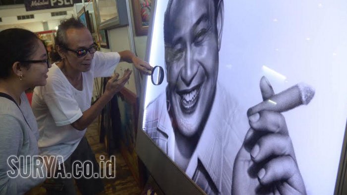 Melukis Kaca Rumit dan Perlu Ketelitian, Toto Sunu Patok Harga Rp 1,2 ...