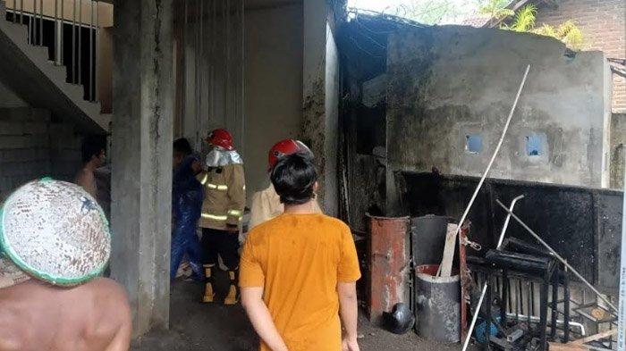 Air Hujan Memicu Kebakaran Gudang Semen di Banyuwangi, Api Padam ...