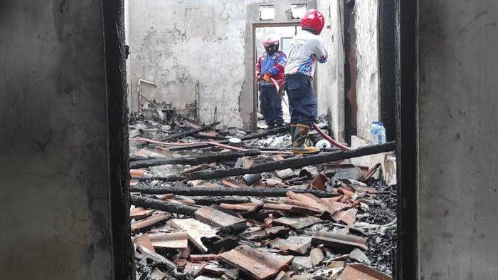 Rumah Nenek 80 Tahun di Nglegok Blitar Ludes Kebakaran, Polisi Masih Selidiki Penyebabnya ...