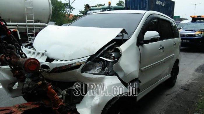 Tabrakan Beruntun di Tol Waru Sidoarjo, Lima Mobil Ringsek - Surya.co.id