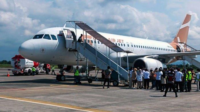 Jelang Nataru, Jumlah Penumpang Pesawat di Bandara Banyuwangi Naik Hampir Dua Kali Lipat - Surya ...