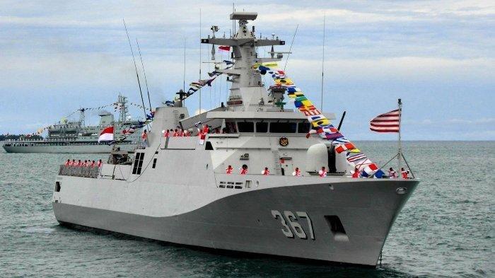 KEHEBATAN KRI SIM-367 Kapal Perang TNI AL yang Gelar Latihan di ...